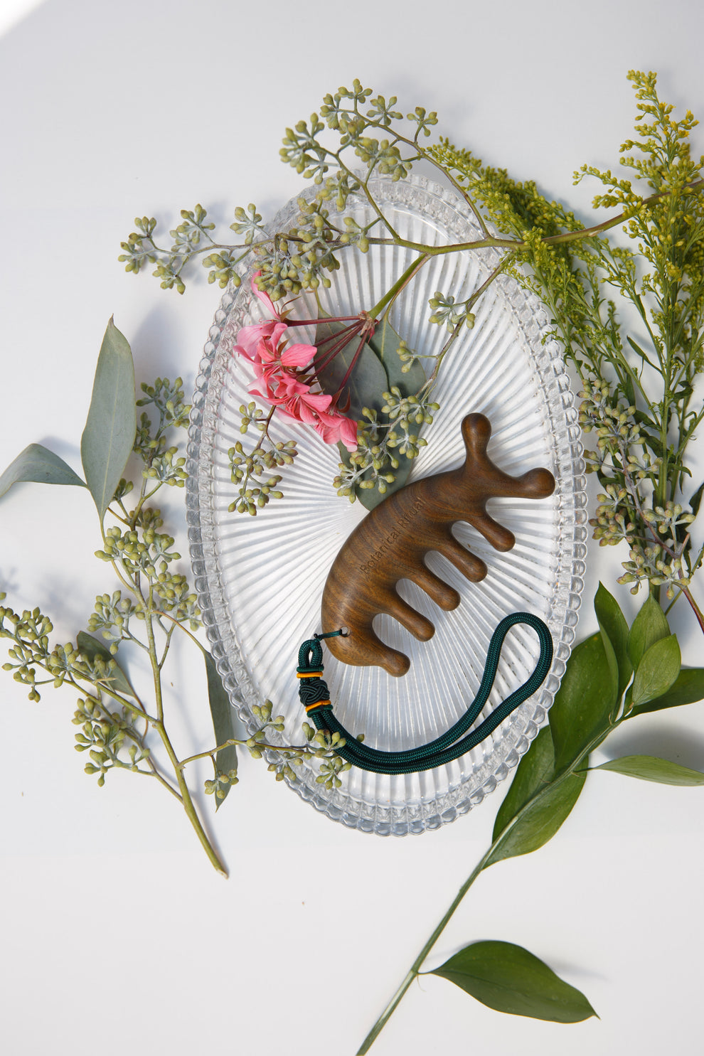 Multi-Functional Sandalwood Gua Sha Comb: Head and Face Massage & Acup – Botanical Ritual